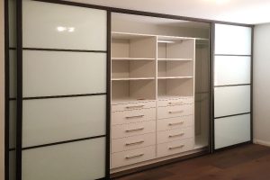 These Benefits of Custom Closet Doors Will Blow Your Mind - Roomidea ...